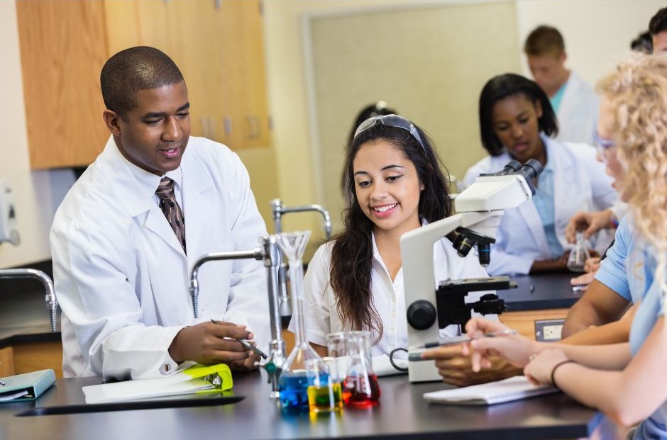 Labster Partners with Kiddom